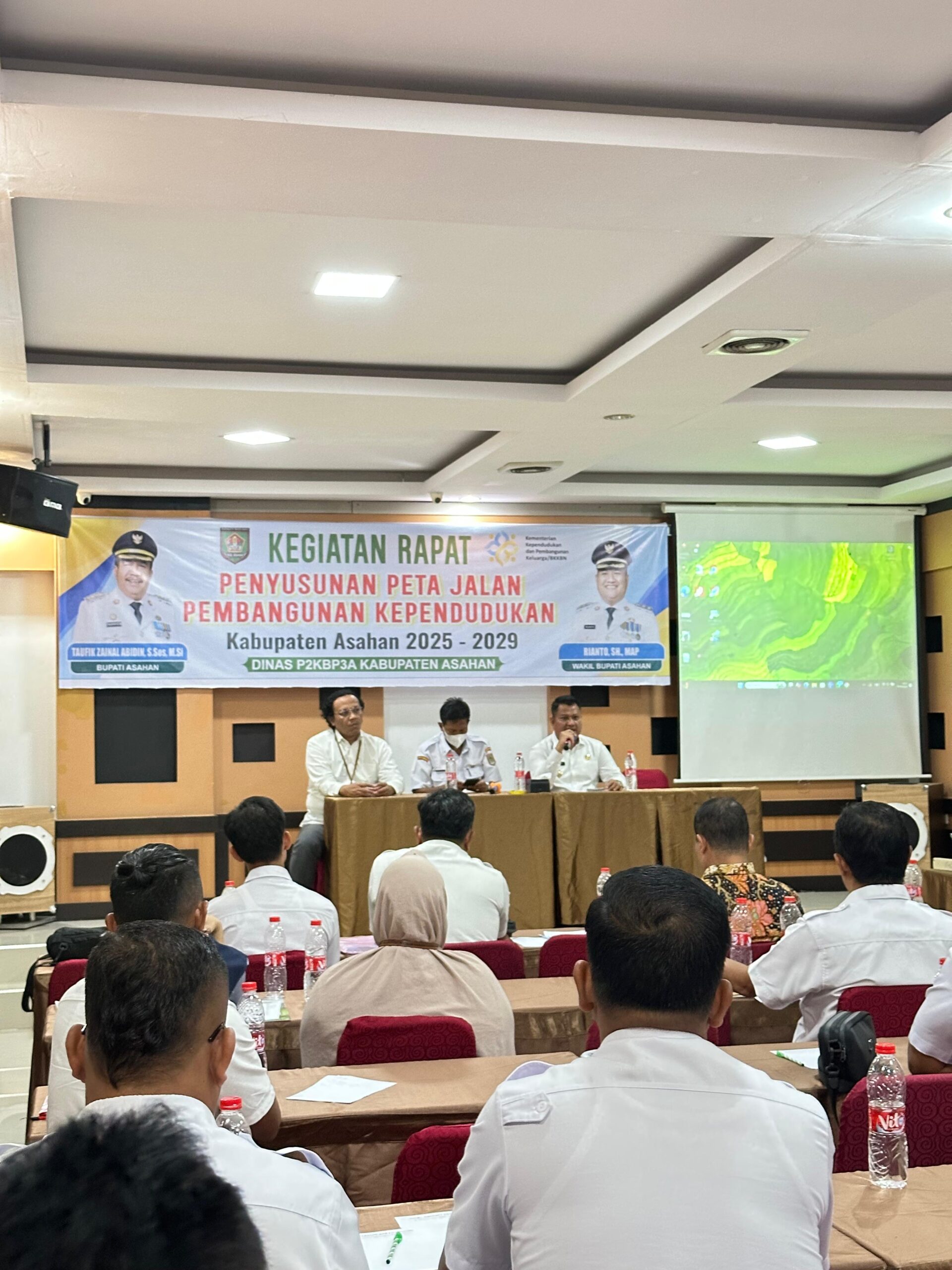RAPAT PENYUSUNAN PETA JALAN PEMBANGUNAN KEPENDUDUKAN – Dinas ...