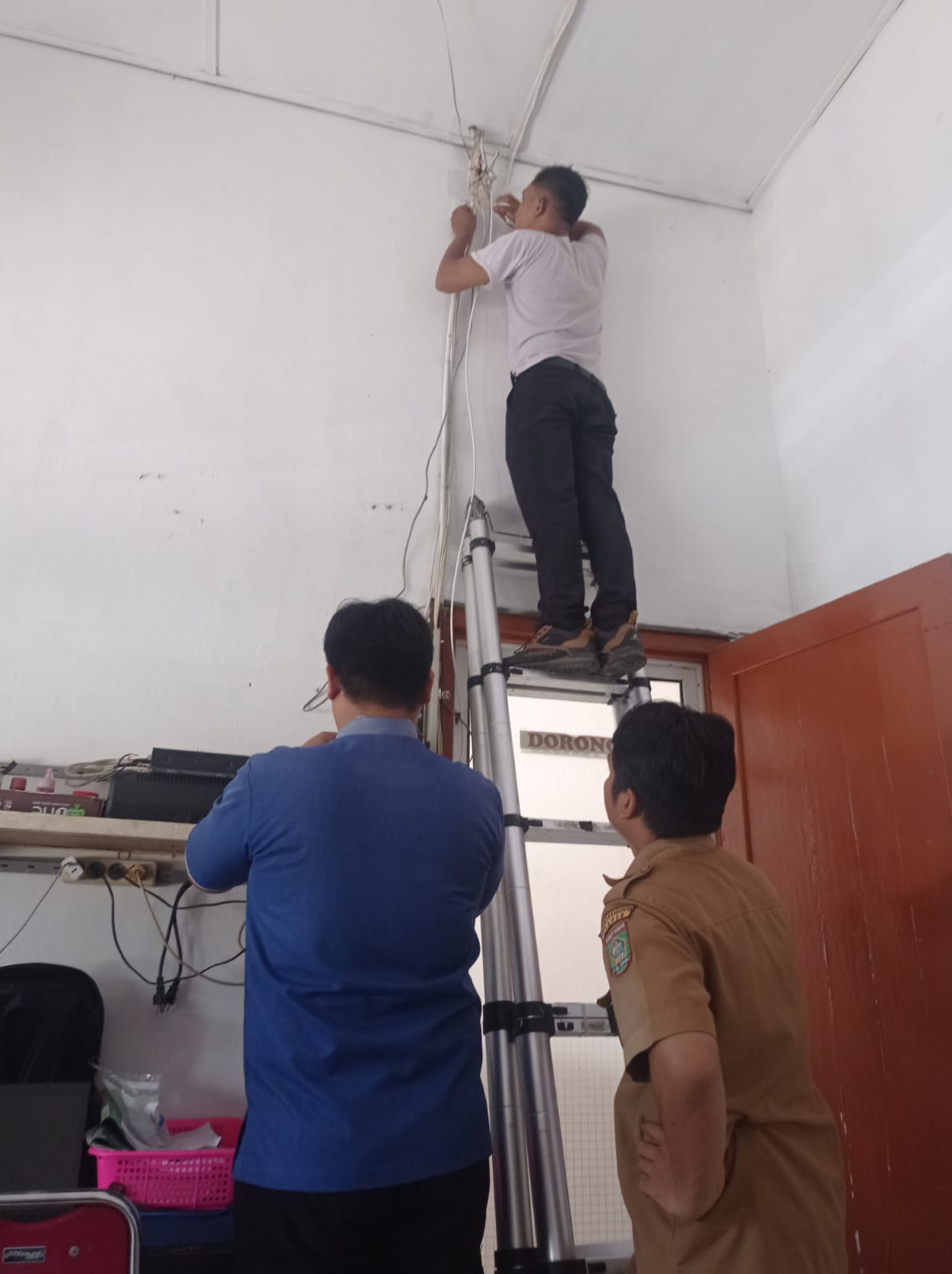 PEMASANGAN PERANGKAT VIDEO CONFERENCE DI KANTOR INSPEKTORAT – Website ...